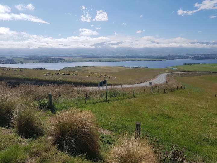 Unique Lake Opuha Bach - Fairlie