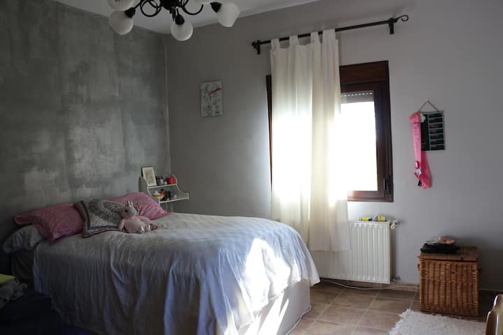 Habitación Plateada  1ª Planta En Casa Compartida - Estepona