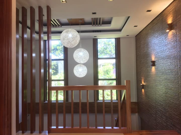 Casa Domingo: King Bed W/ T&b Terrace Near Airport - Ivana