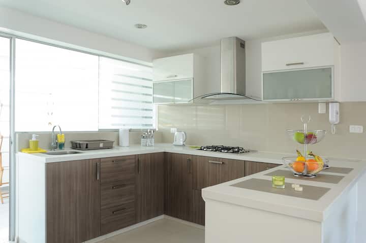 Bright, Modern & Spacious • High-speed Fiber - Arequipa