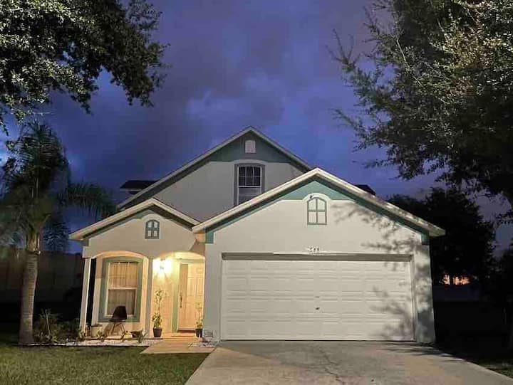 Perfect Location For In And Out To The Attractions And Shopping Areas - Haines City, FL
