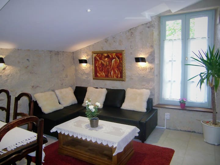 Petit Rieutort: Gîte Pour 9 Avec Un Jacuzzi Privé - Pézenas