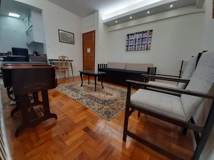 Quarto E Sala Entre Ipanema E Copacabana - Brasil