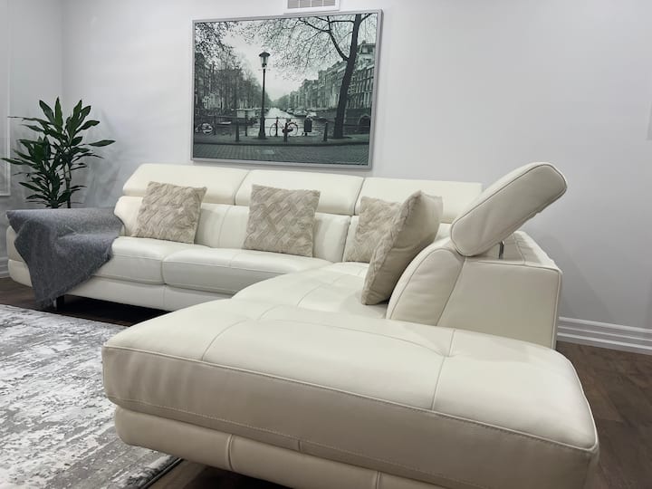 Specious Suite At Main Floor Close To Vp Station - Toronto, ON