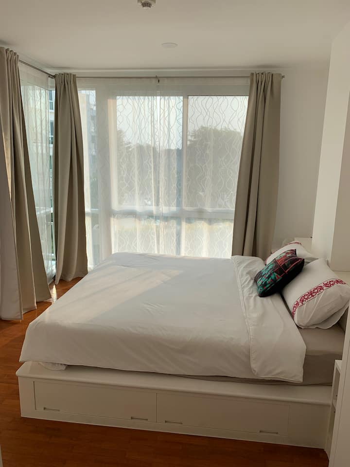 Luxury Beachfront Condo Hua Hin Beach Access 122 - Hua Hin