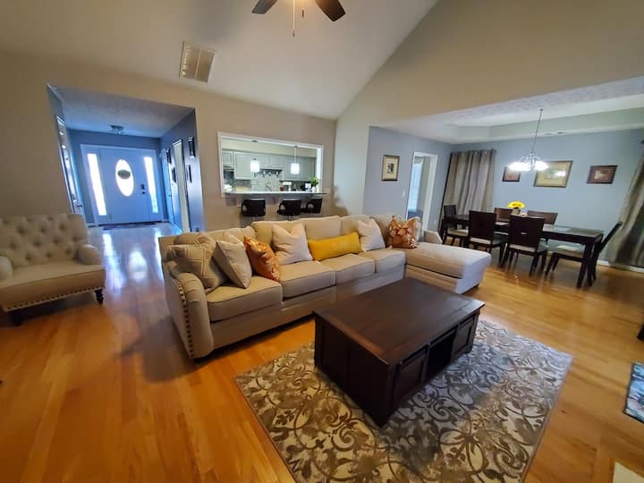 *King Bed * Warm Relaxing Stay Ideal For Long-term - Lawrenceville