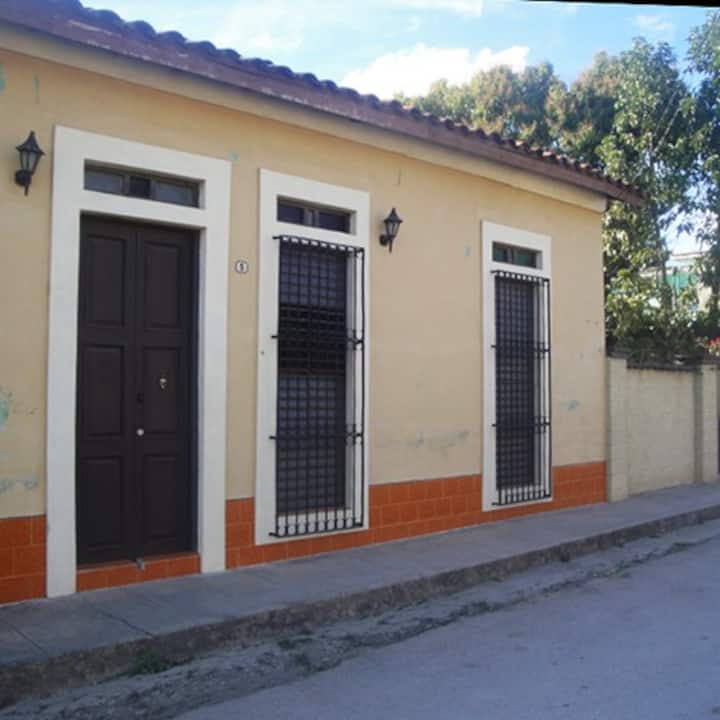 El Placer De Sentirse Como En Casa, A Su Alcance - Cuba