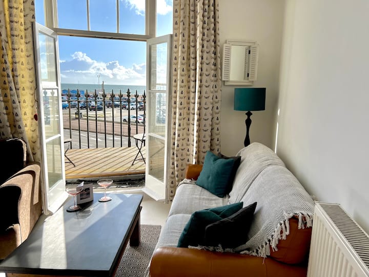 Splendid Sea View Flat With Large Balcony - 海斯廷斯