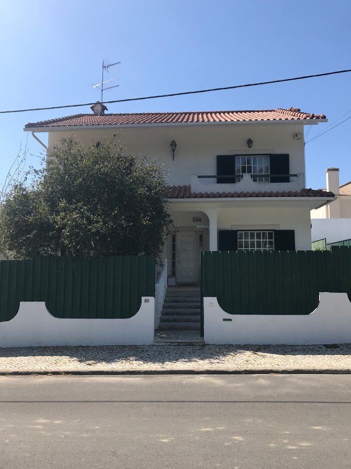 Maison Individuelle à Marisol Avec Piscine - Costa da Caparica