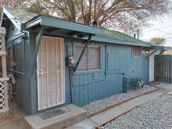 A Newly Remodeled 1bd&1br Private Home ! - Oban, CA