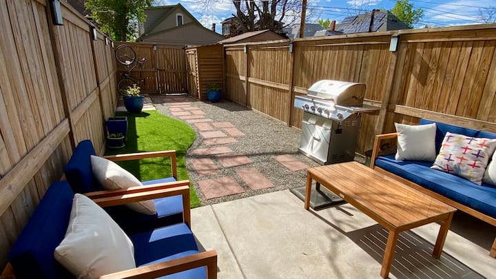 Quaint Row Home, Five Blocks From City Park & Zoo! - Denver, CO