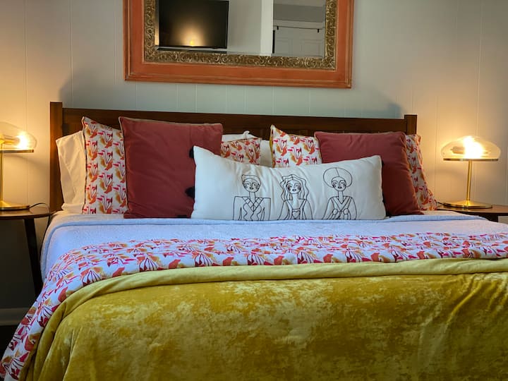 ℒ𝒶 ℬℴ𝓇𝒾-𝒵ℯ𝓃:Privatekingbedsuite|kitchenette - Chattanooga