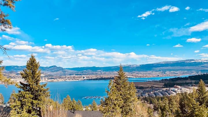 Epic Views | Private 1 (Or 2) Br Suite & Hot Tub! - Kelowna