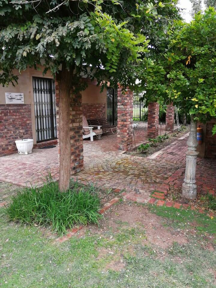 Gracias Gastehuis Potchefstroom (Enkelkamers) - Potchefstroom