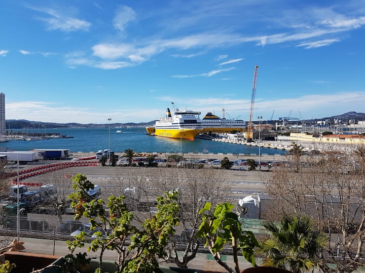 Vue Exceptionnelle Sur Le Port - Toulon