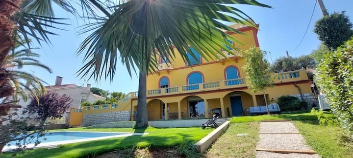 Grand 4 Pièces Avec Jardin Et Piscine Dans Villa - Saint-Laurent-du-Var