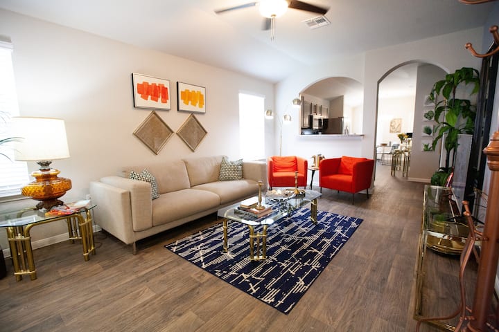 New Modern 4bdr Oasis Near Domain & Q2 & Downtown - Austin, TX