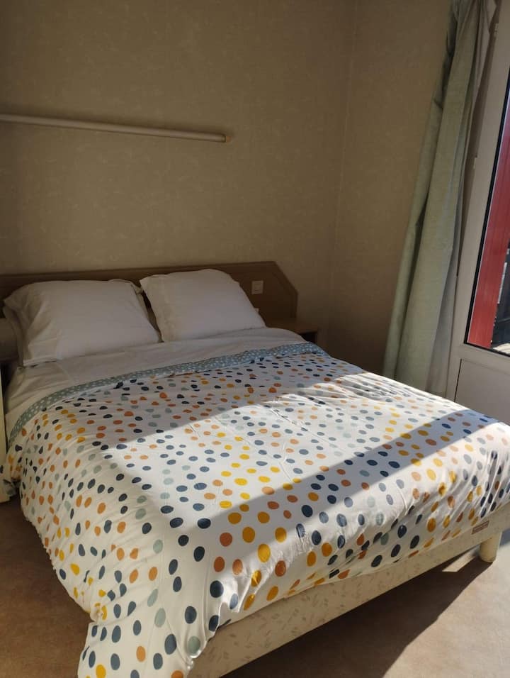 Chambre Double à Louer Avec Salle De Bain Privée - Miniac-Morvan