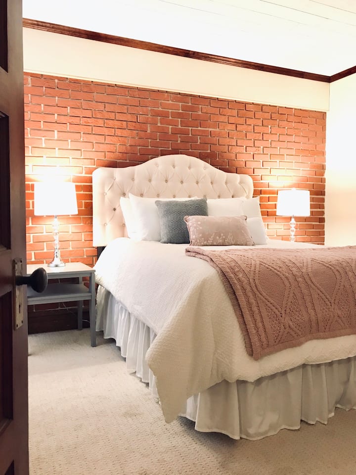Upscale Lancaster City House - Hickory Town Place - Lancaster, PA