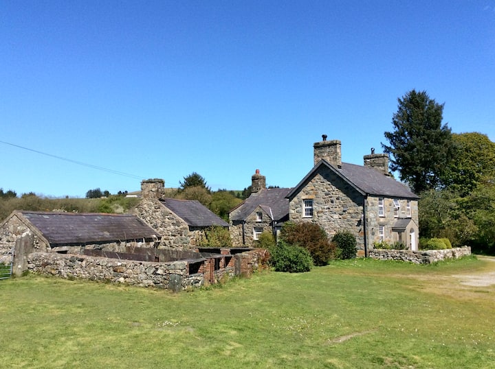 Bryn Engan- Farmhouse With Sea & Mountain Views - Pays de Galles