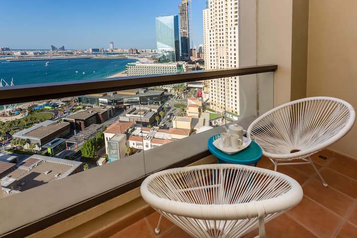 Vacation Home, 5 Bedroom Seaview - Dubai
