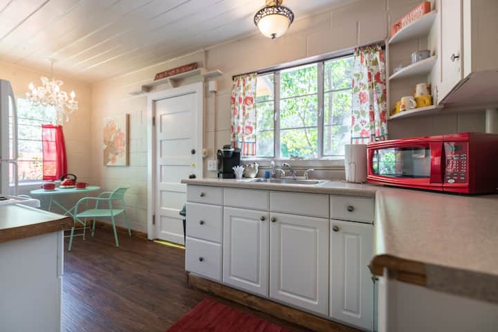 Riverdeck~ 1bd Riverfront Tiny House Coloma 95613 - American River Resort, Coloma