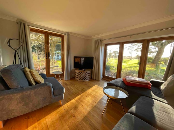 Cottage W/ Secure Gated Parking 7 Mins From Henley - Henley-on-Thames