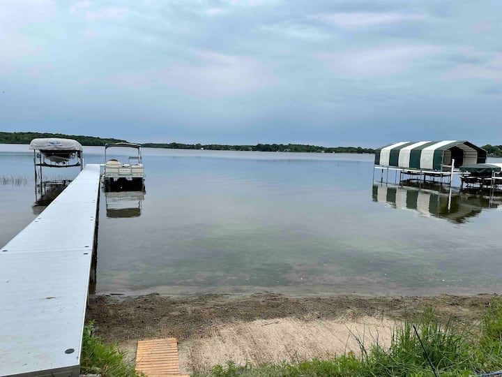 Lake Minnewashta Family Cabin - Eden Prairie, MN
