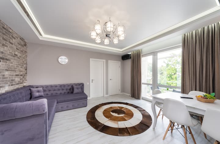 Apartment With 3 Bedrooms On Pecherskaya (409) - Kiev