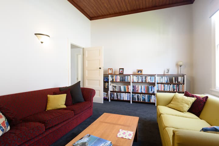 Own Bathroom & Lounge, Queen Bed In Cosy Villa - Auckland