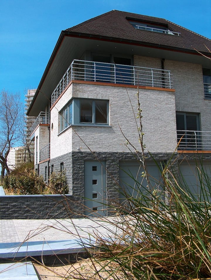 Oostduinkerke, Ontspannen In Een Rustige Badstad. - Koksijde