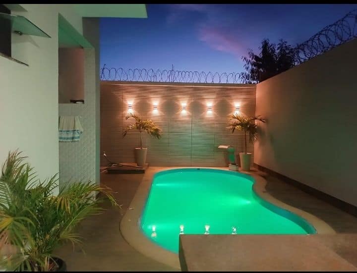 Casa Agradável Com Piscina. - Montes Claros