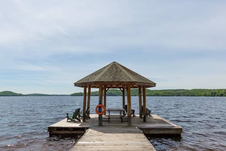 On The Lake Upscale Cottage Dwight On - Algonquin Provincial Park