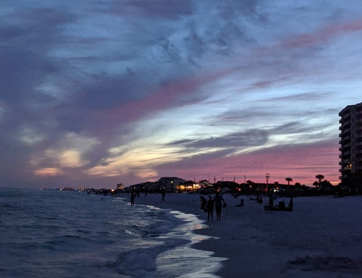 Pool & Gated Beach Access - 2br/2ba Condo - Miramar Beach, FL