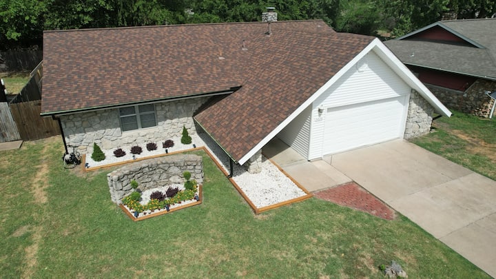Innovators Home Tulsa Fenced Backyard Pets Welcome - Broken Arrow, OK