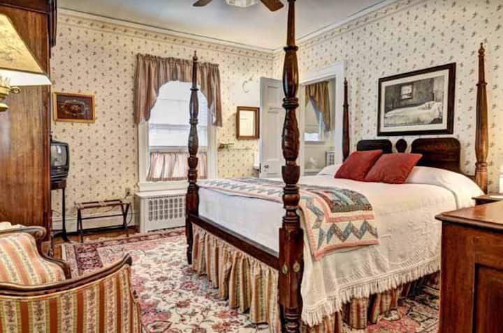 Chesapeake - Colonial Capital Bed & Breakfast - Williamsburg, VA