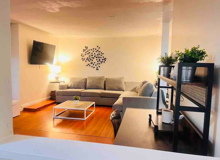 Moreno Valley | Spacious Home With Backyard & Desk - Moreno Valley, CA