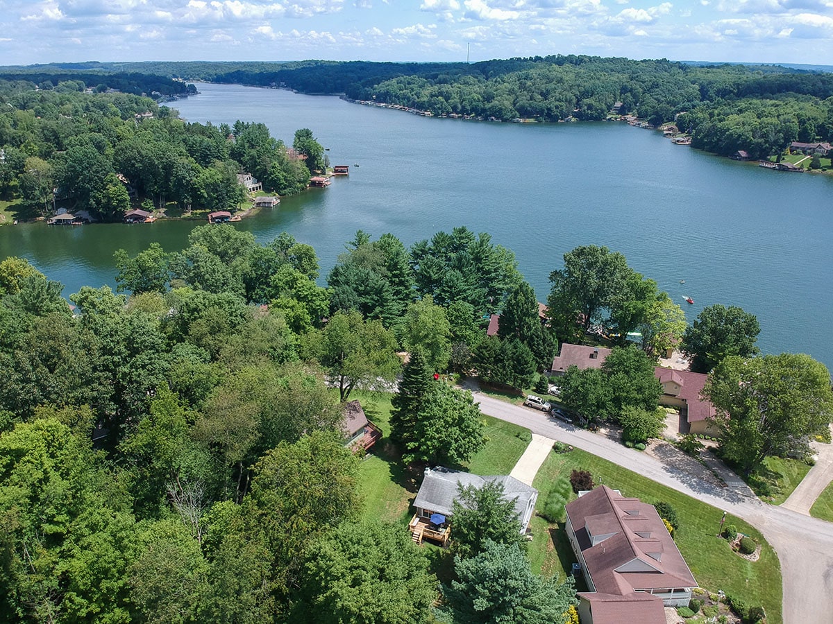 Apple Valley Lake Vacation Rentals & Homes - Howard Township, OH | Airbnb
