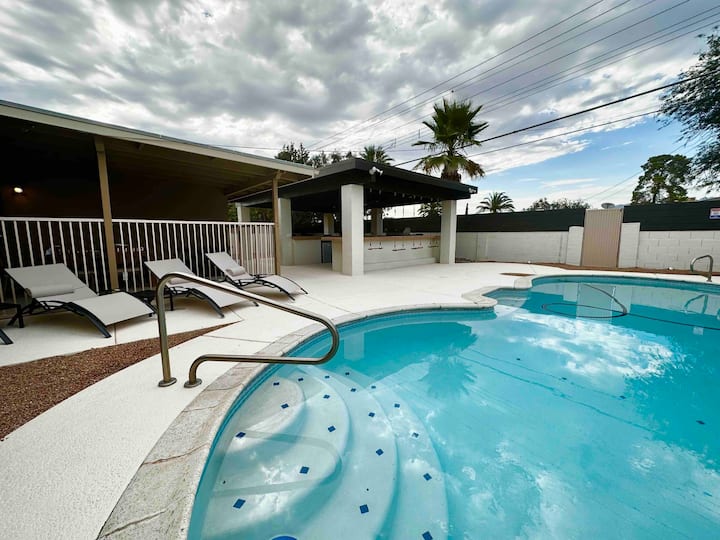 Boho Desert Oasis With Private Pool, Hottub & Bar! - Tucson, AZ