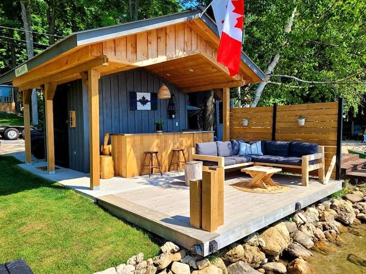 Waterfront Cottage - Sauble Beach