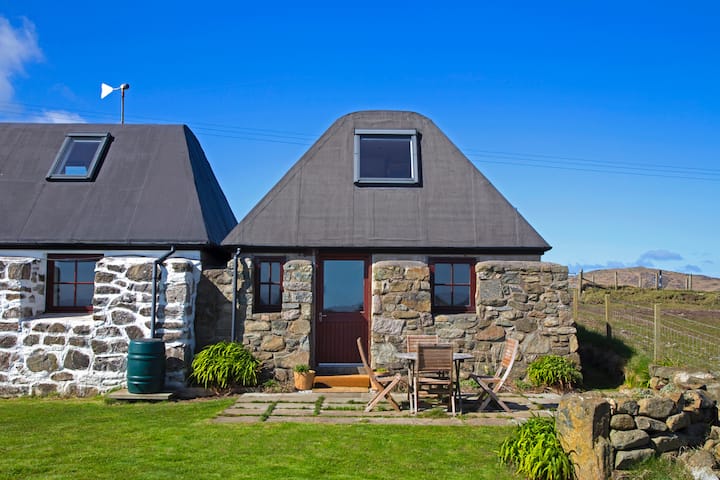 Tiree Holiday Rentals & Homes - Scotland, United Kingdom | Airbnb