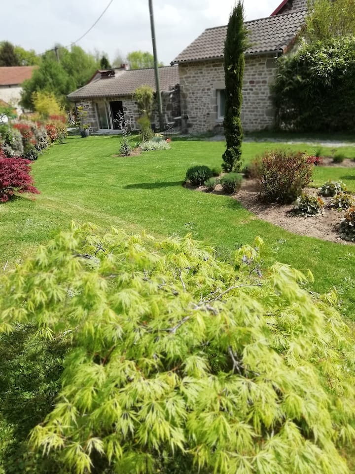 Gîte De Caractère Avec Jardin Pour 2 Personnes - Bourganeuf