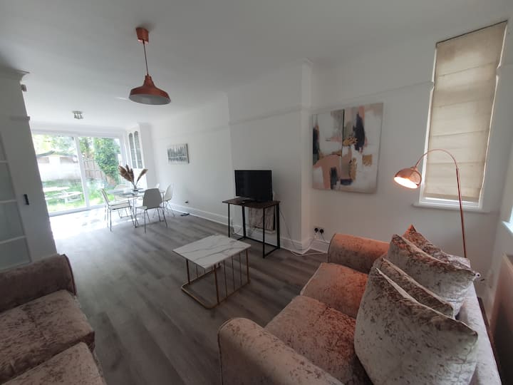 Cosy 3 Bedroom House Bromley London - 七橡樹