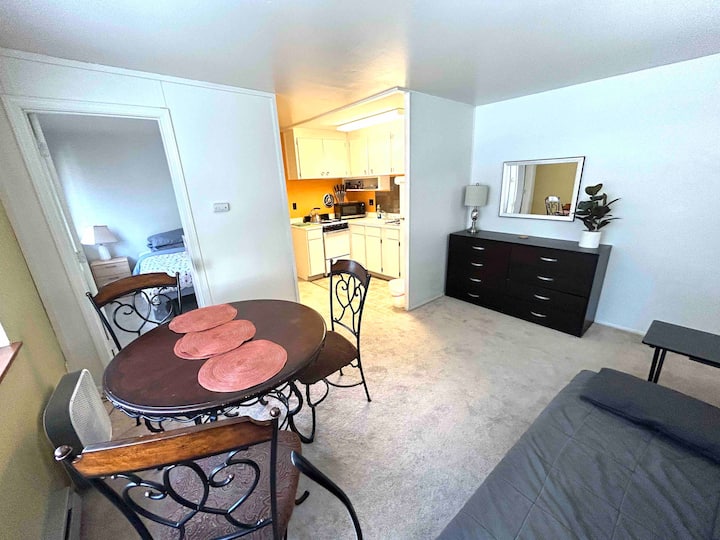 2 Bedroom Apt Short Walk Light Rail And Uw  (28) - Seattle, WA