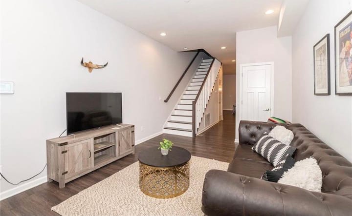 Comfy Pad In Modern House Near Downtown Indy - Indianápolis, IN
