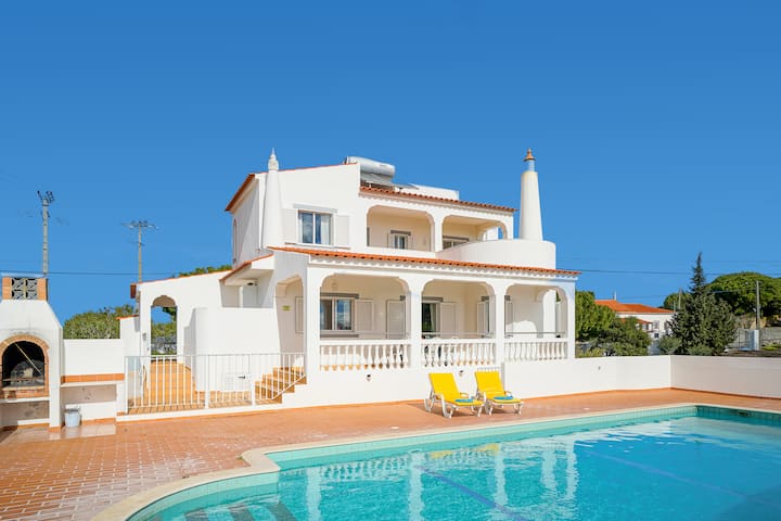 Carvoeiro-3 Bedroom Villa With Wimming Pool - Praia da Rocha