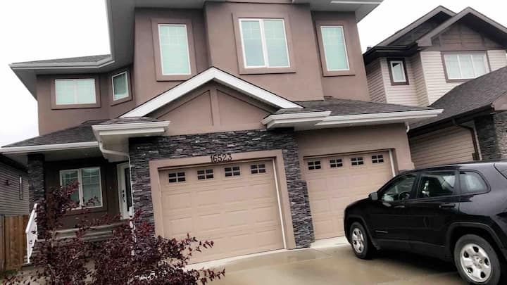 Spacious Private Suite - St. Albert