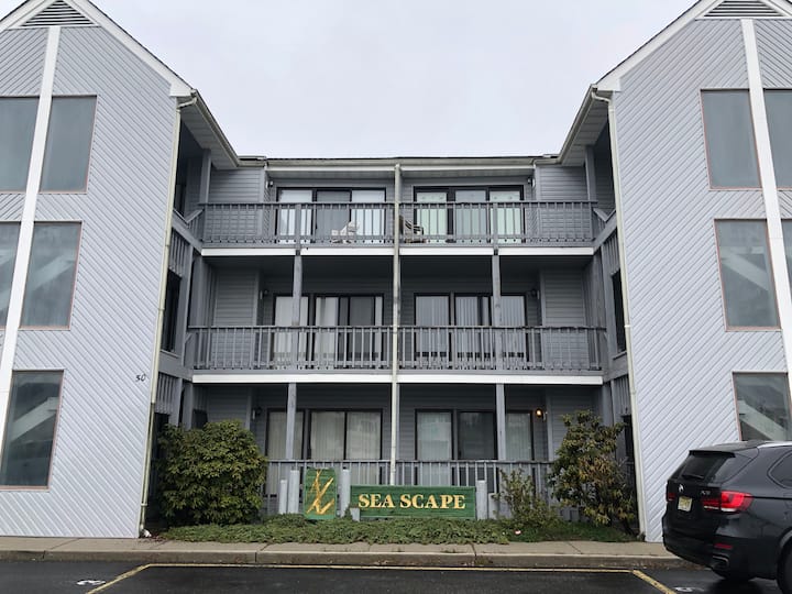 Seaside Heights Vacation Condo - Seaside Heights, NJ
