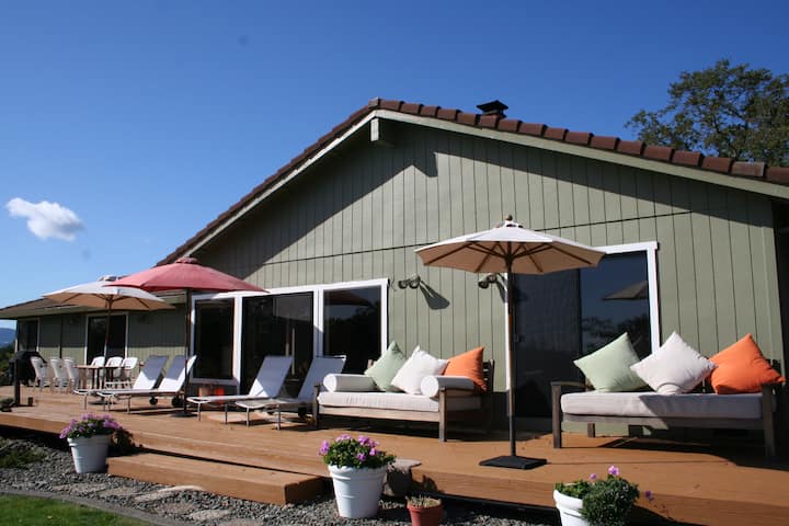 5 Star Contemporary With Views - Geyserville, CA