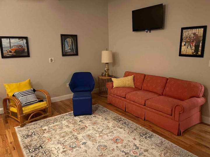 Commercial St District 1-br Above La Habana - Springfield, MO